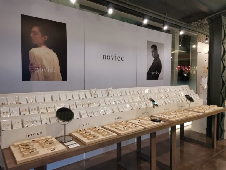 noviceの年齢層は？40代50代も使える大人のプチプラアクセサリー - Fashion Magazine